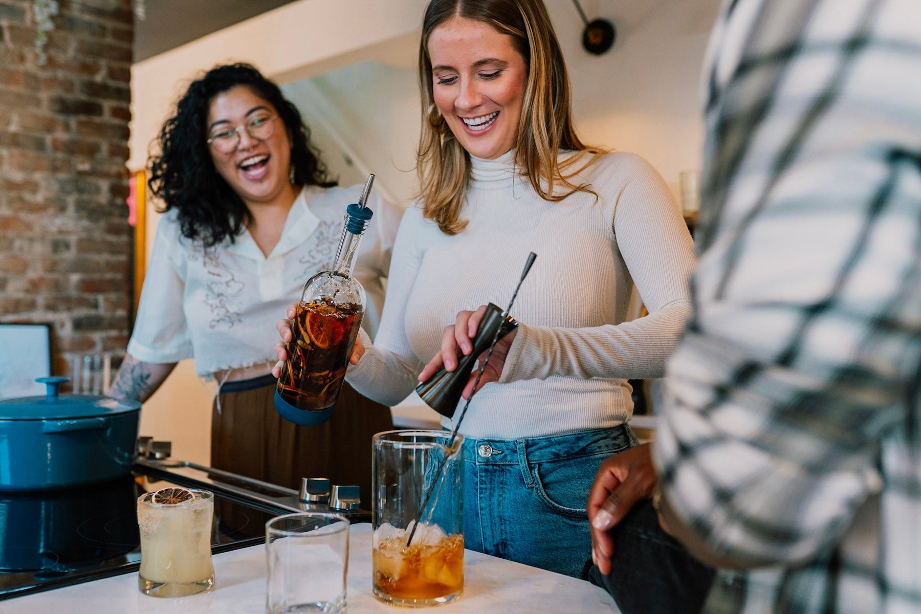 Top 5 Cocktail Kits of 2026 According to Mixologists – Crew Supply Co.